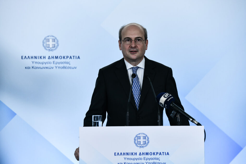 Χατζηδάκης: Τα ψηφιακά ΚΕΠΑ και η Κάρτα Αναπηρίας, μεταρρυθμίσεις που ...