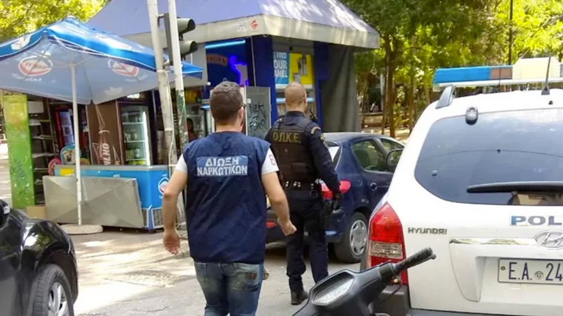 Άγνωστος επιτέθηκε σε τρεις γυναίκες στα Εξάρχεια - ONE CHANNEL